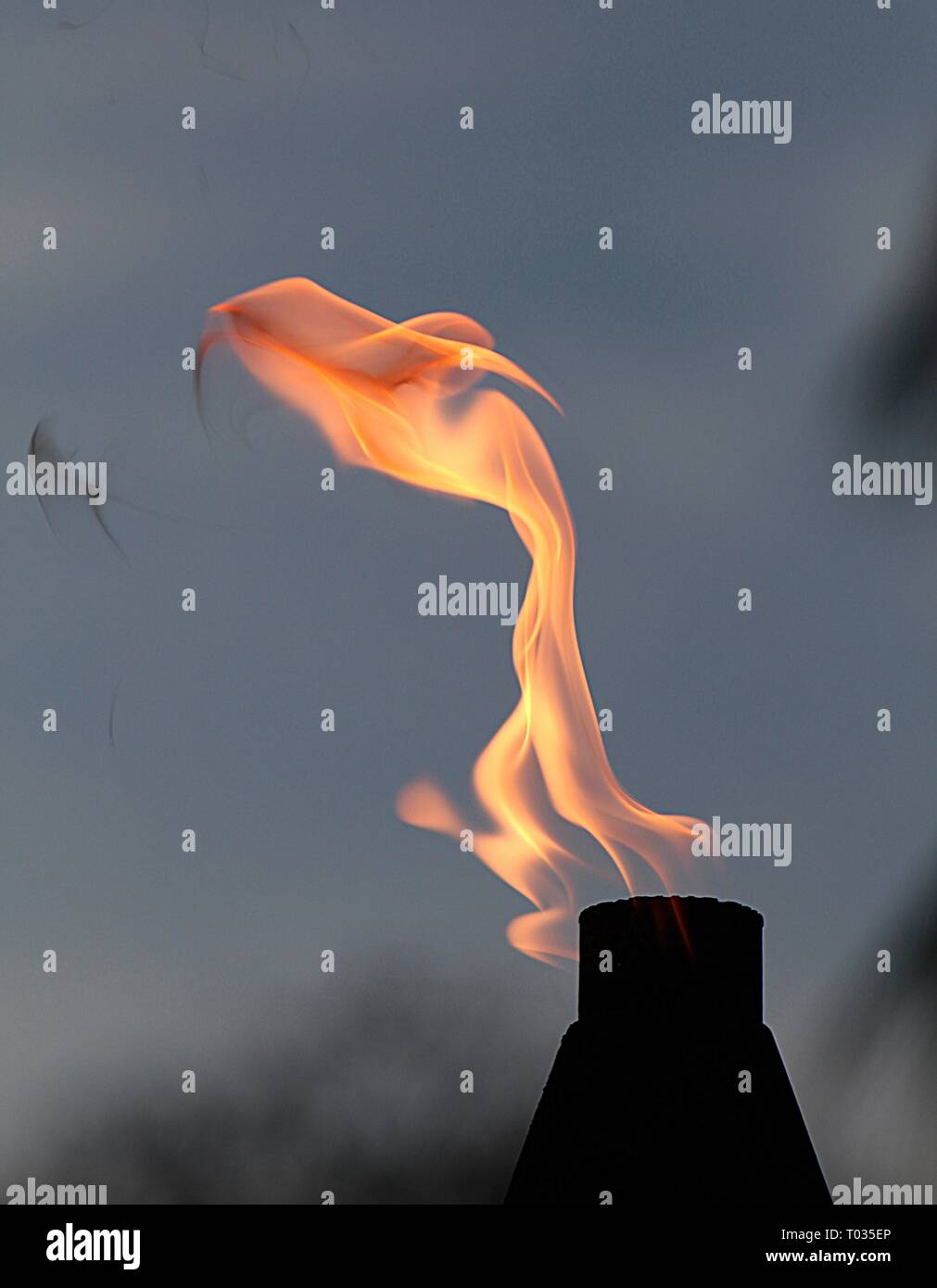 Burning tiki torch hi-res stock photography and images - Alamy