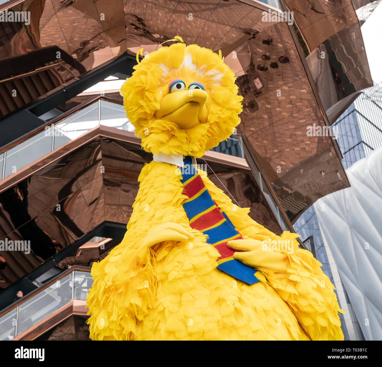 Sesame streets big bird hi-res stock photography and images - Alamy