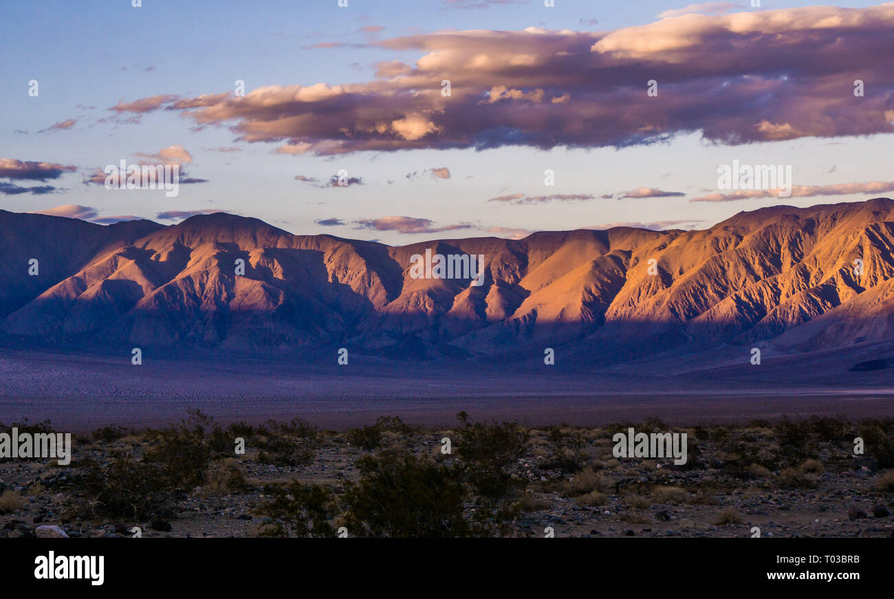 Road between las vegas and death valley hi-res stock photography and ...