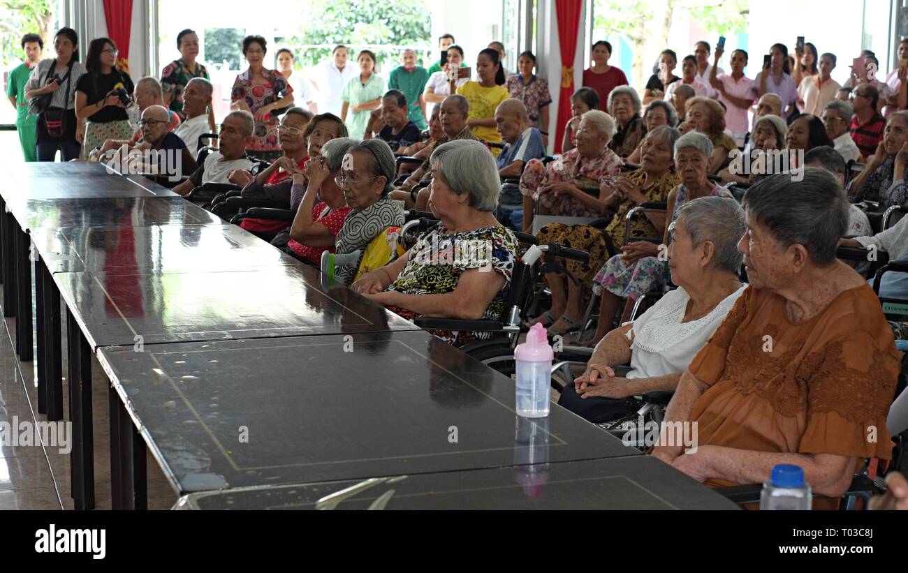 Geriatrics hi-res stock photography and images - Alamy