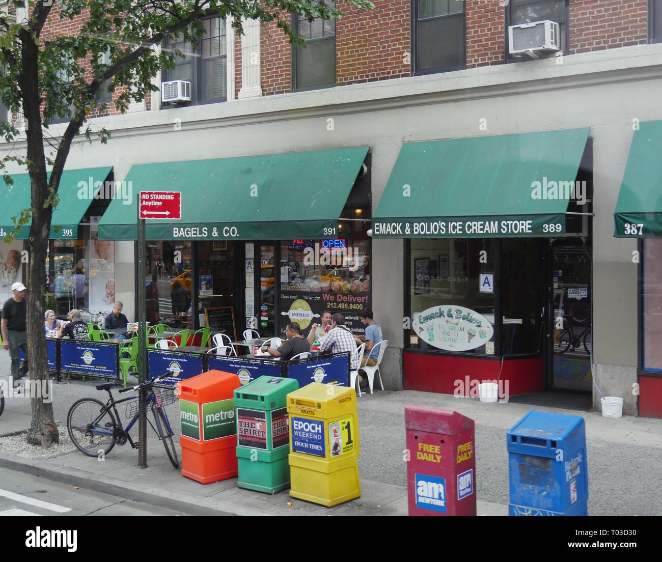 Roadside tables hi-res stock photography and images - Alamy