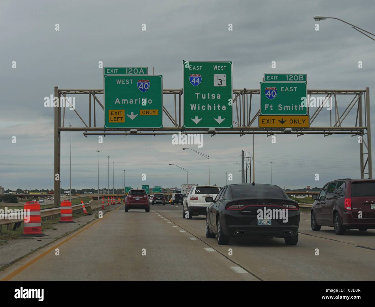 OKLAHOMA CITY, USA—SEPTEMBER 2017: Cars driving in three lanes highway ...