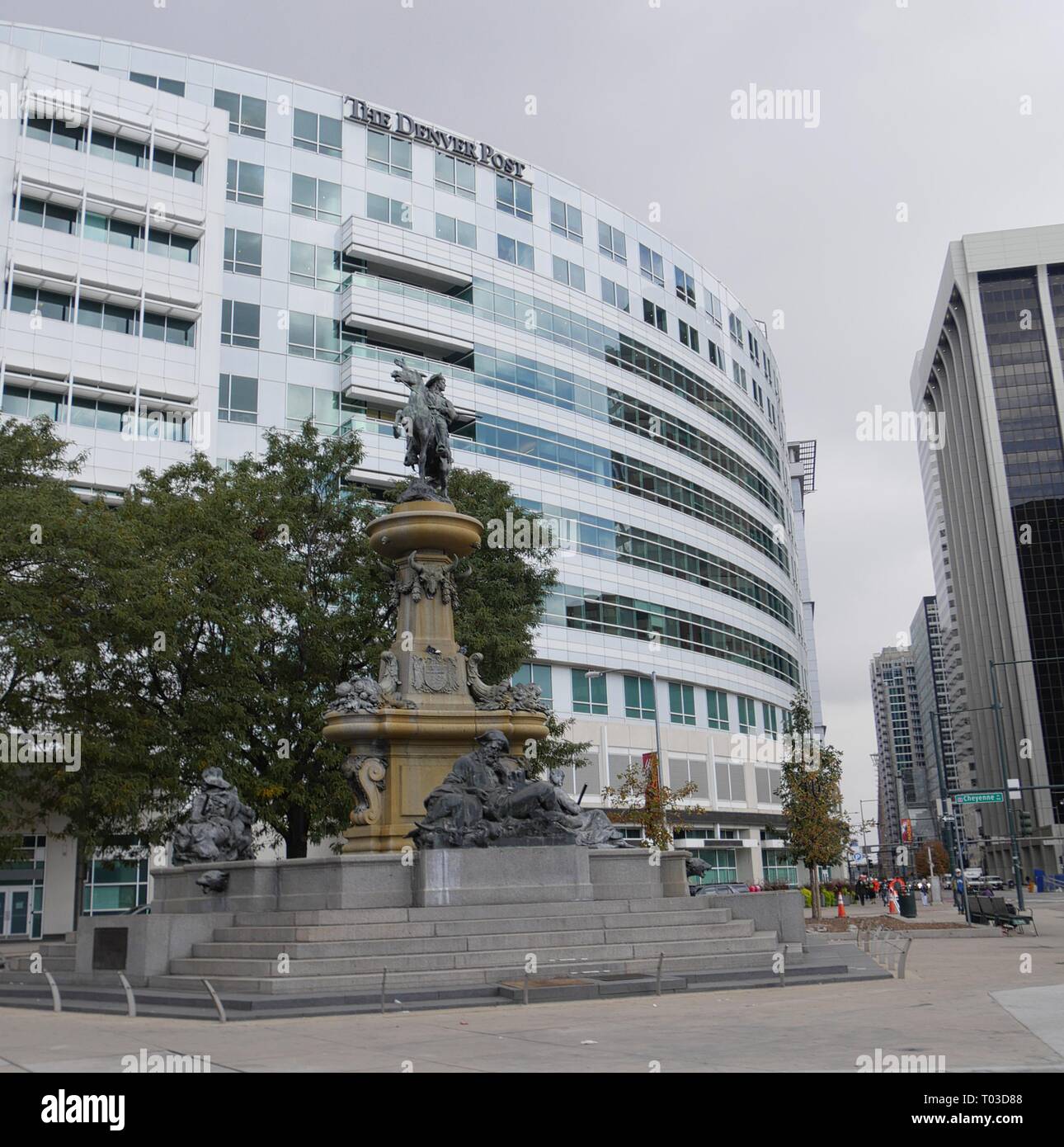 DENVER, COLORADO—OCTOBER 2017: The Denver Post building with a bronze ...