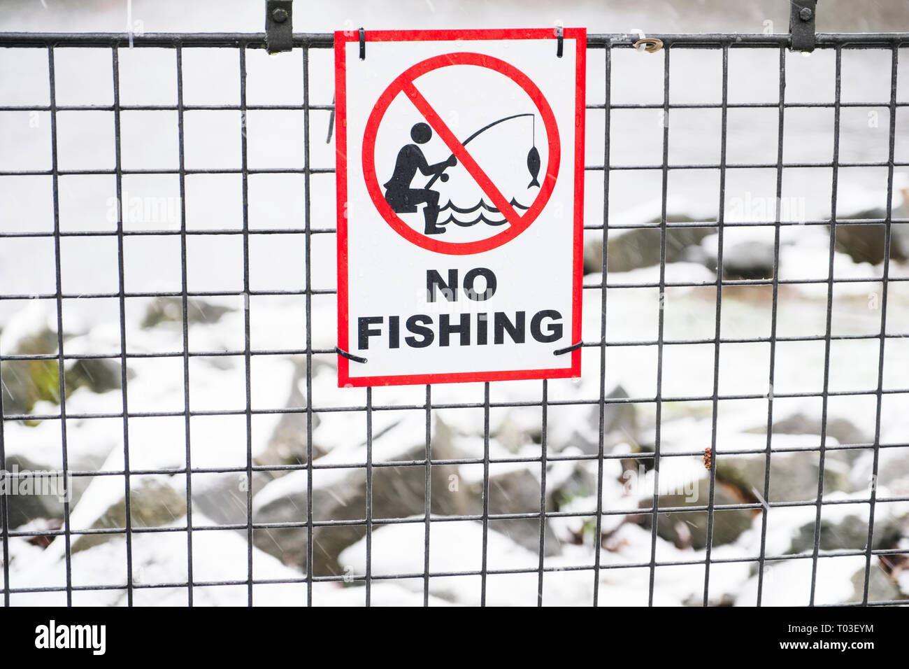 No fishing sign and icon Stock Photo - Alamy