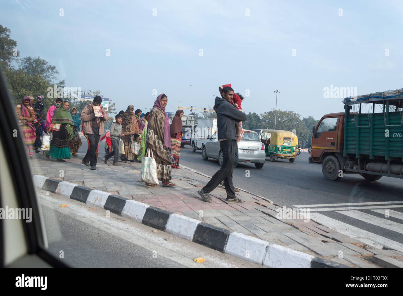 Poor indian street people hi-res stock photography and images - Alamy