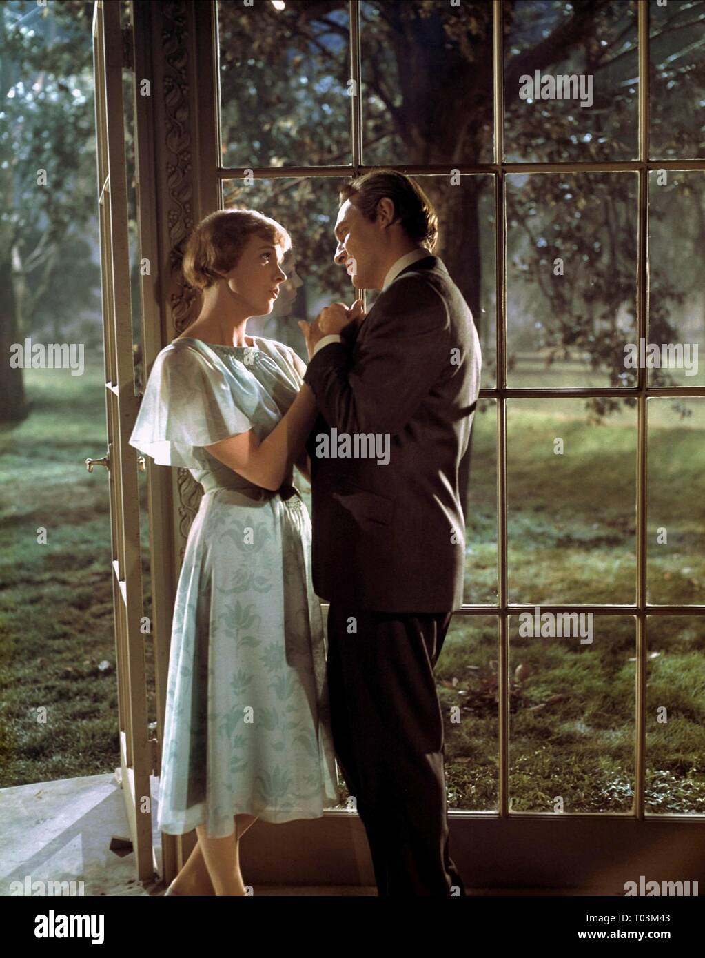 JULIE ANDREWS, CHRISTOPHER PLUMMER, THE SOUND OF MUSIC, 1965 Stock ...
