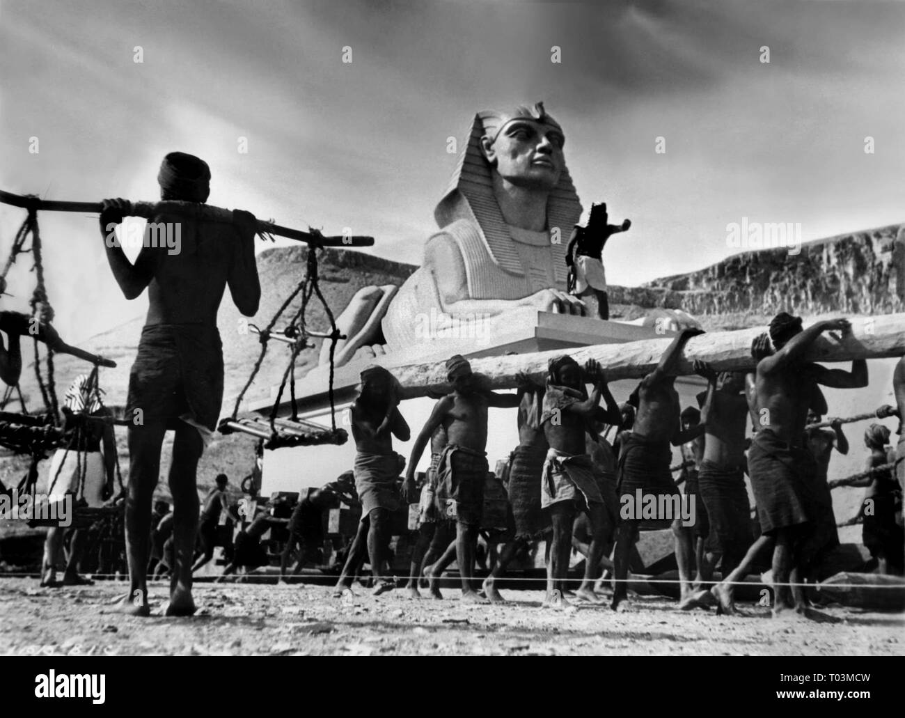 Ten commandments movie hi-res stock photography and images - Alamy