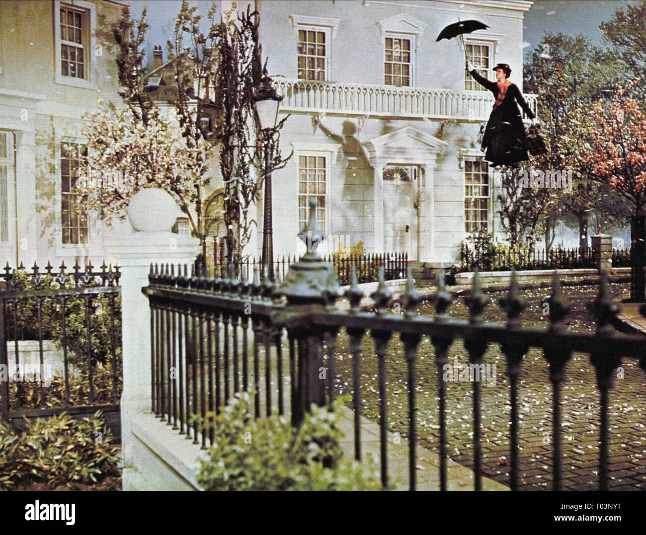 JULIE ANDREWS, MARY POPPINS, 1964 Stock Photo - Alamy