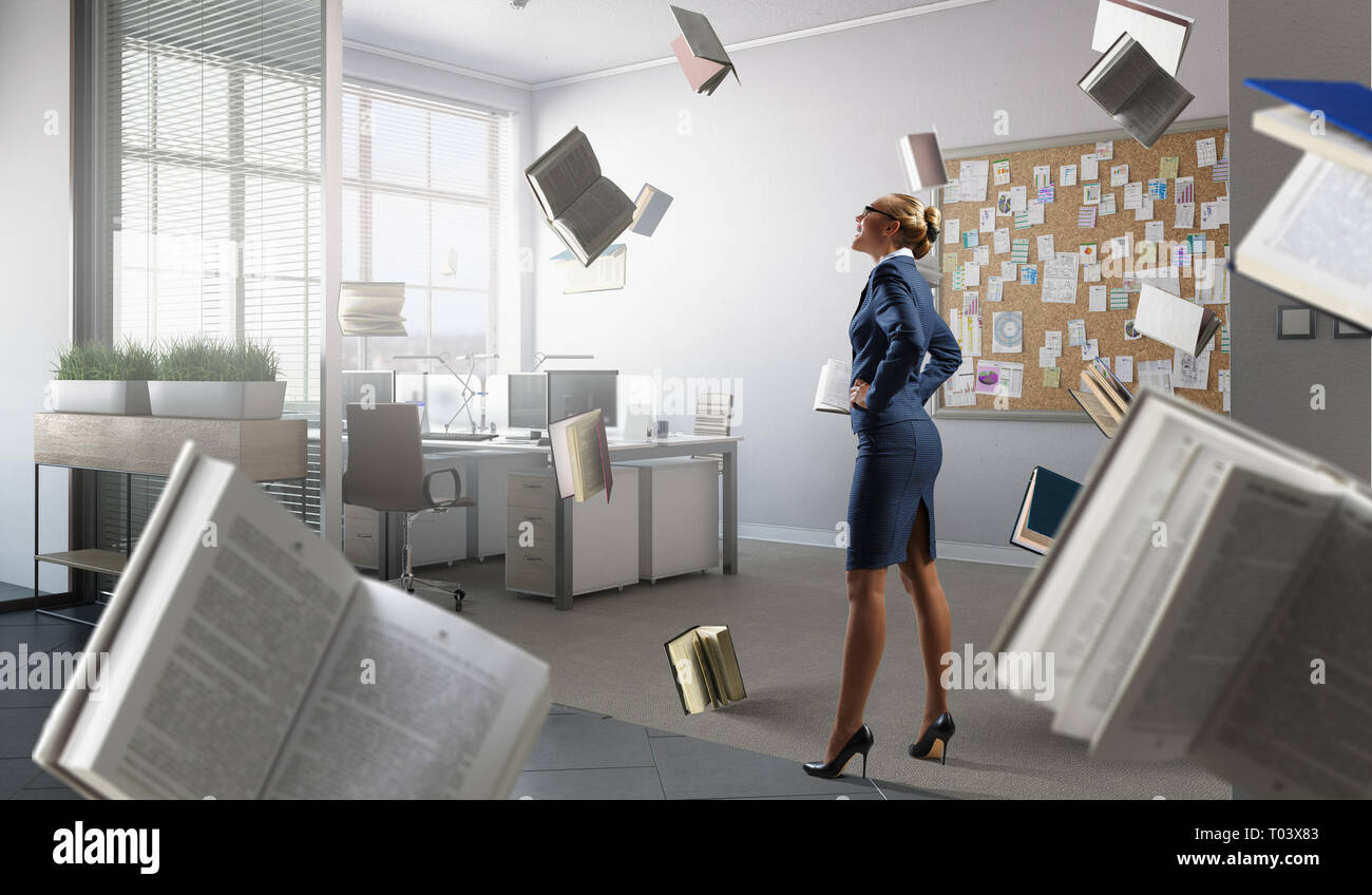 Angry black lady boss hi-res stock photography and images - Alamy