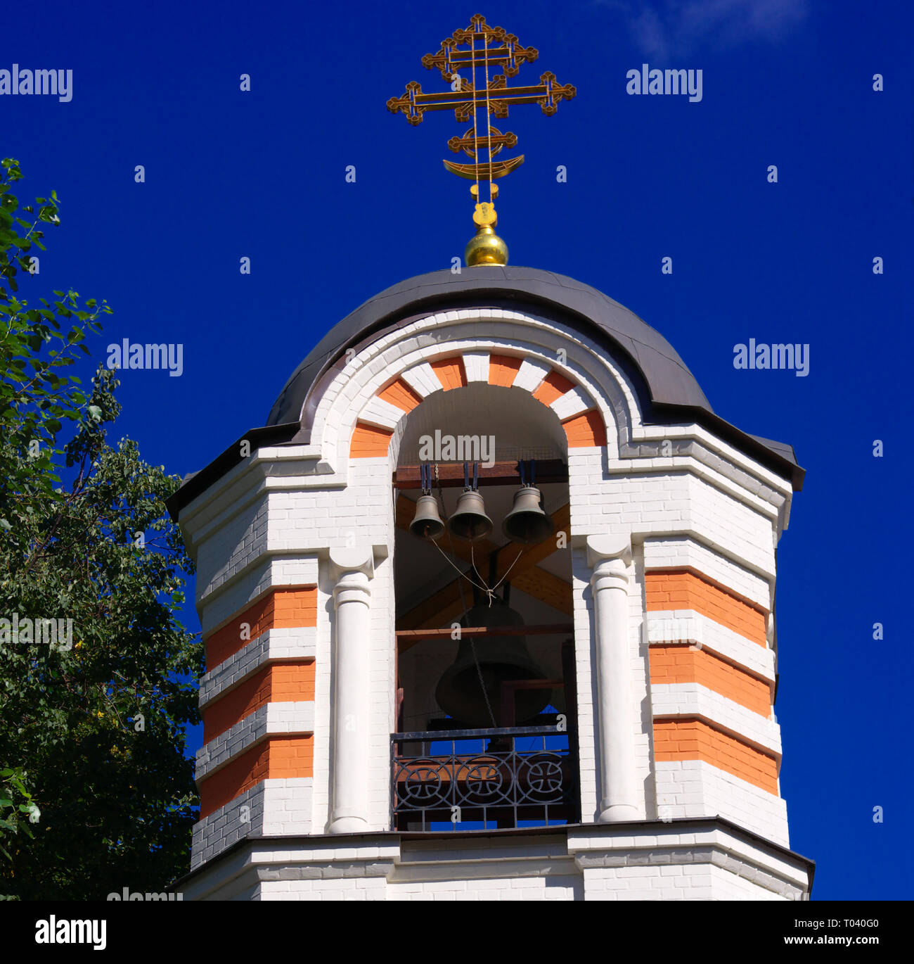 church in the daytime Stock Photo - Alamy