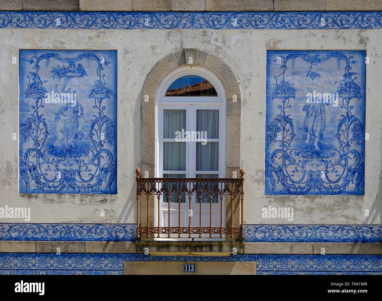 Blue tiles facade hi-res stock photography and images - Alamy