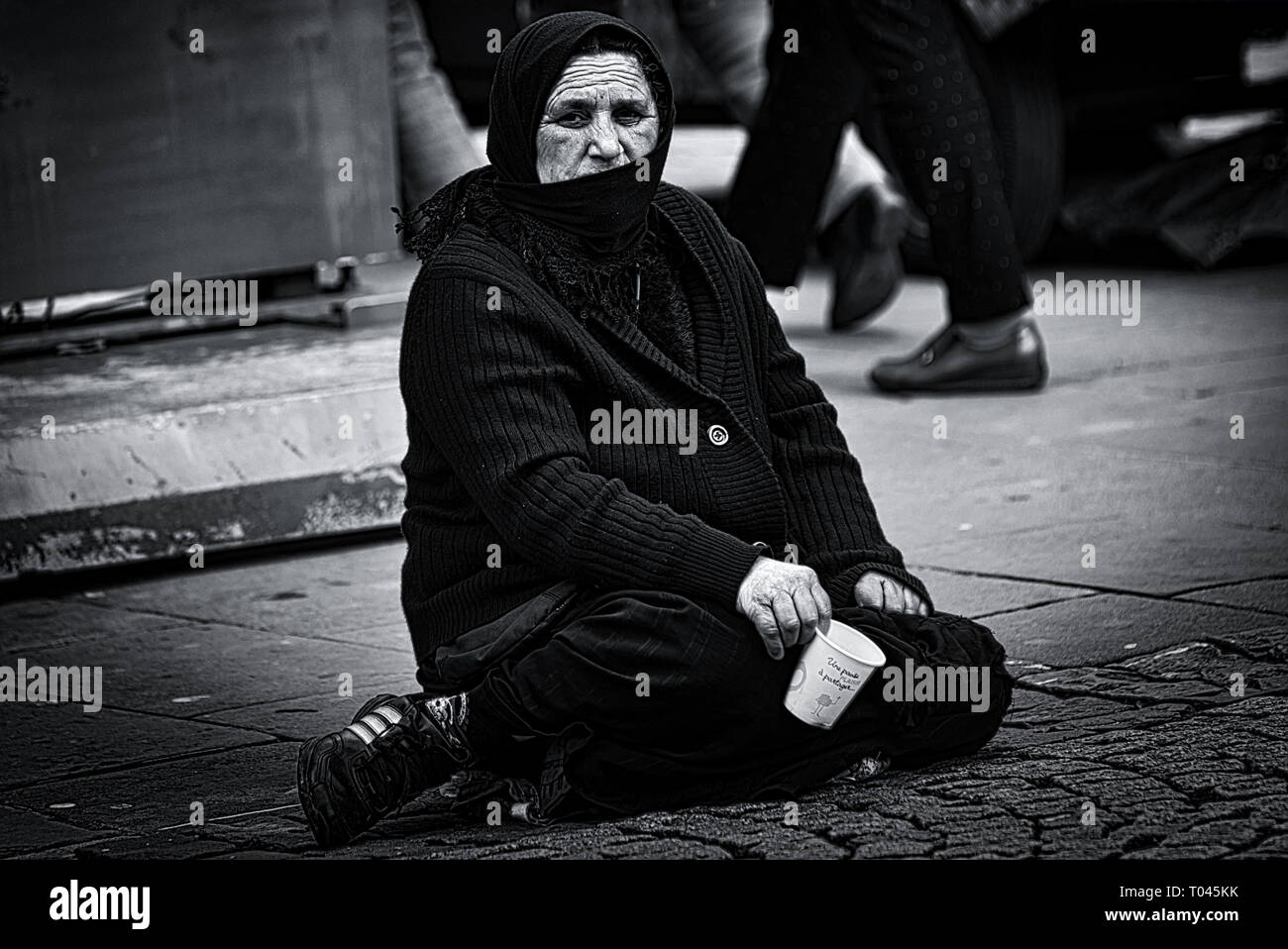 Street Portraits in Black and White Dramatic Stock Photo - Alamy