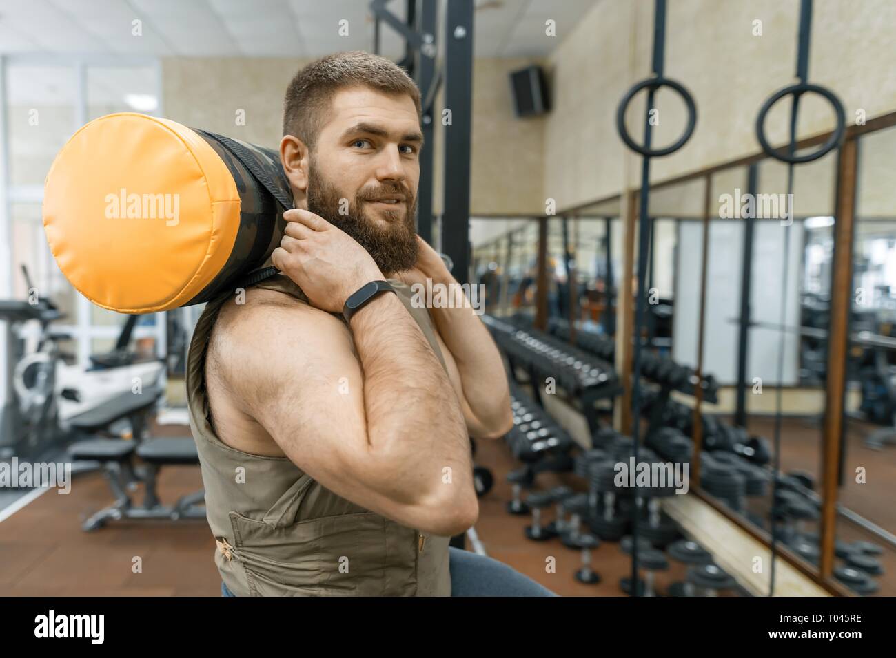 Physical training in war hi-res stock photography and images - Alamy