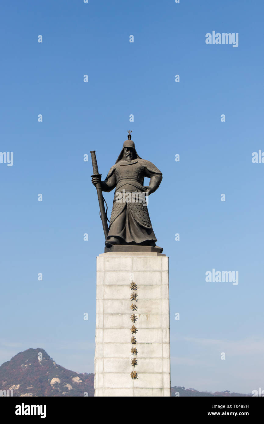 Seoul, South Korea-Nov 4, 2018 : Statue of Admiral Yi Sun-Sin, Korean ...