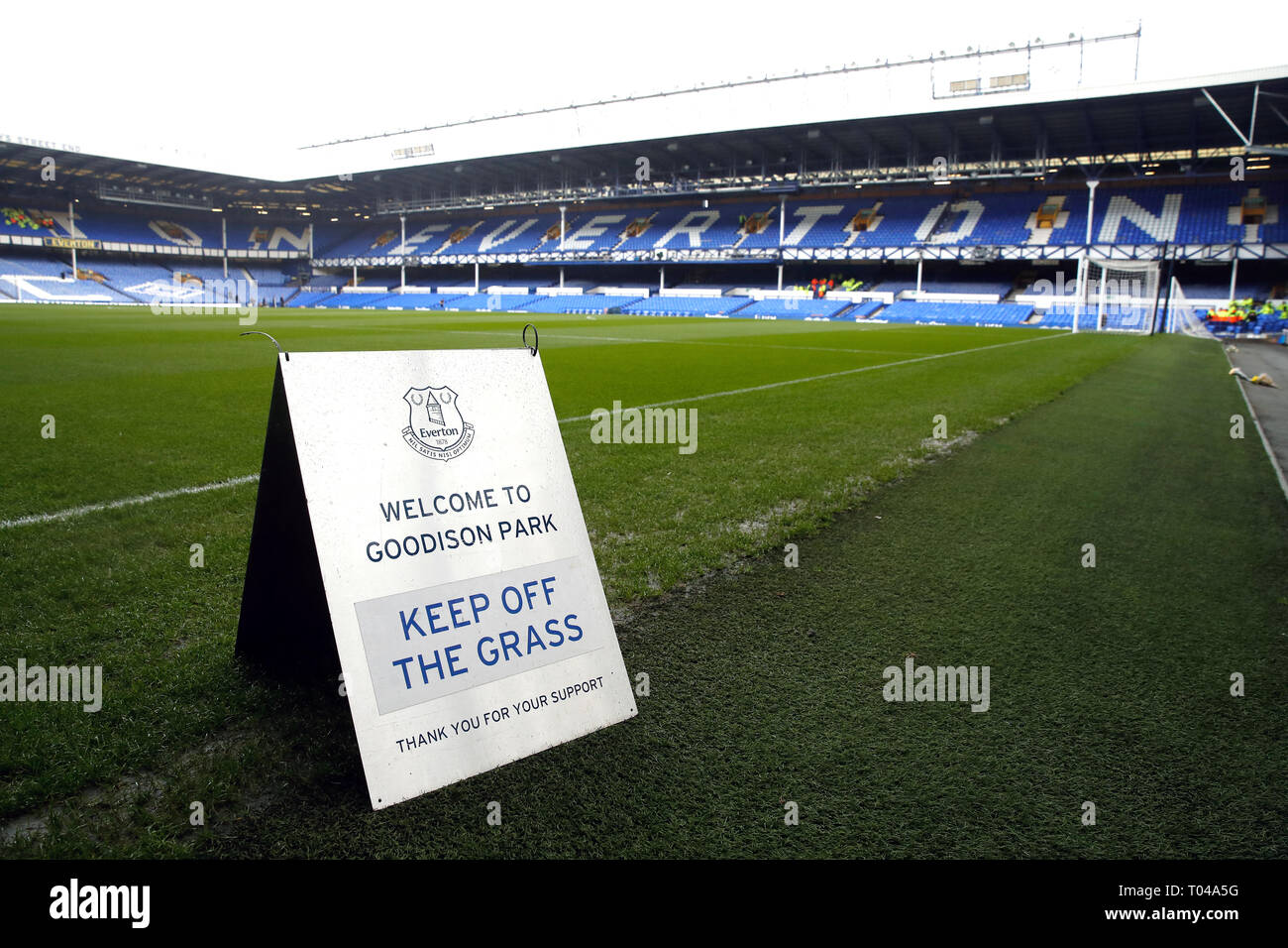 Goodison park stadium view hi-res stock photography and images - Alamy