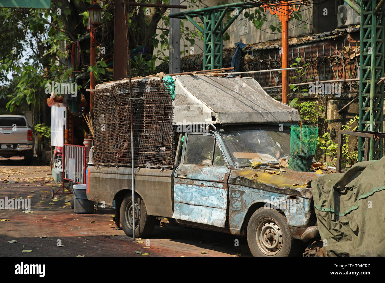 Car wreck car cemetery rust bucket Stock Photo - Alamy