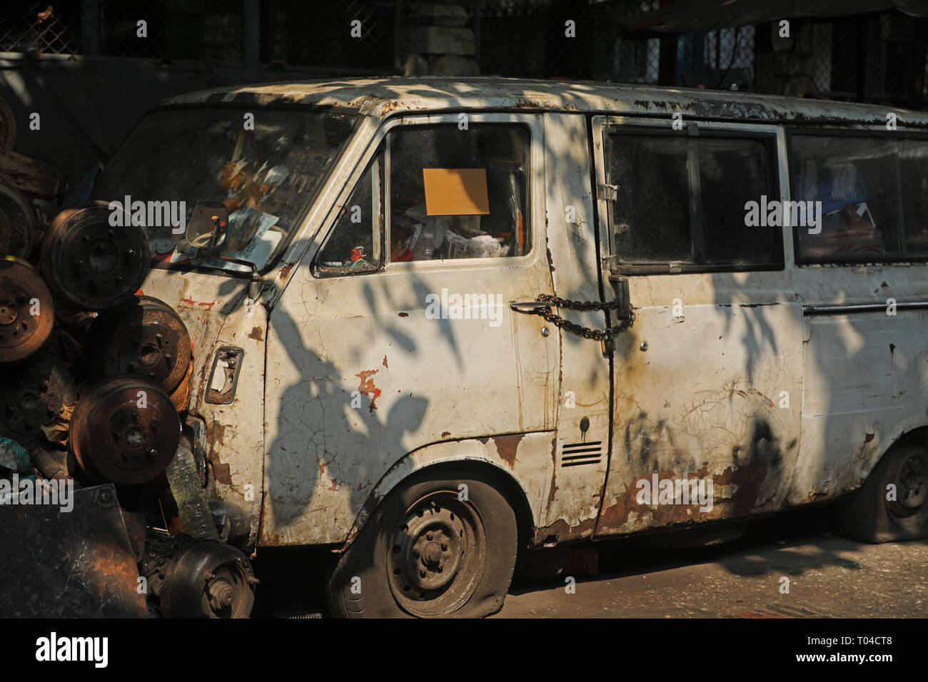 Car wreck car cemetery rust bucket Stock Photo - Alamy