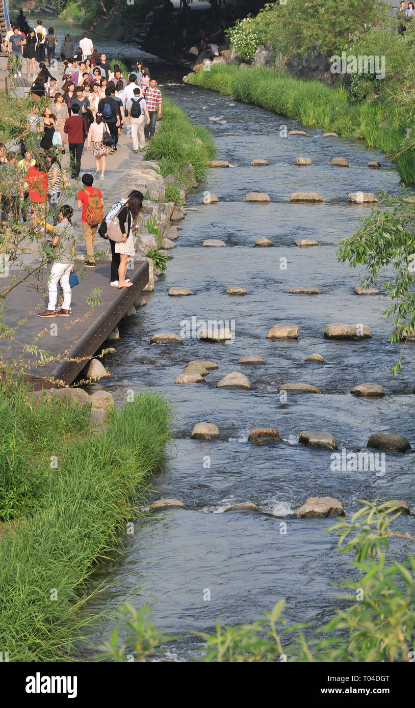 Cheonggyecheon river, Seoul, South Korea Stock Photo - Alamy