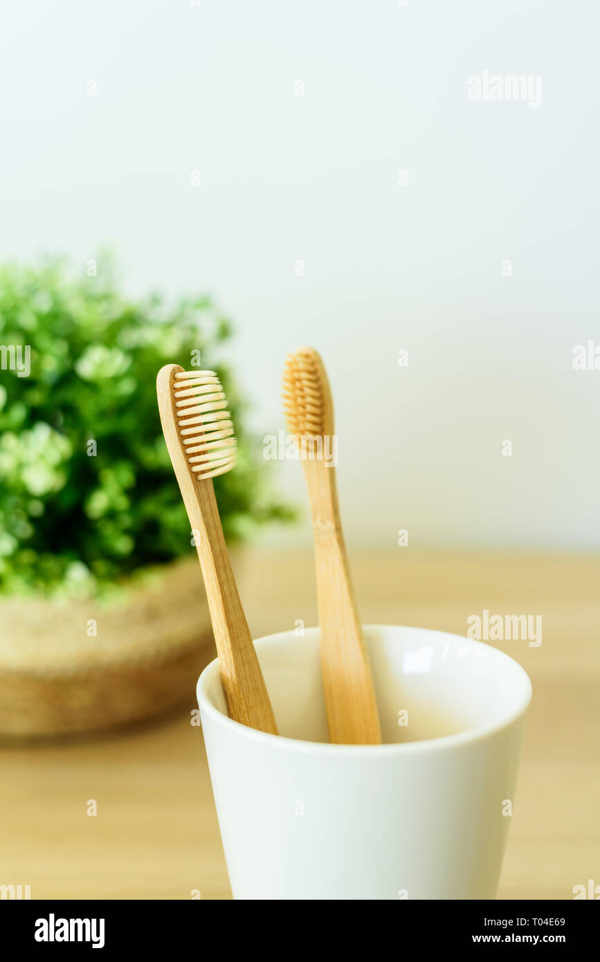 Toothbrush and toothpaste in cup hi-res stock photography and images ...