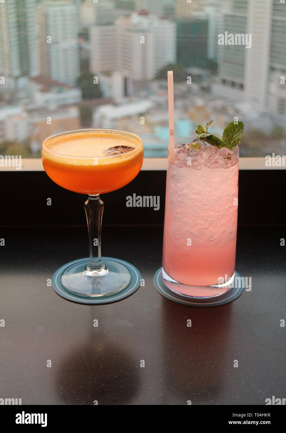 Rooftop bars hi-res stock photography and images - Alamy