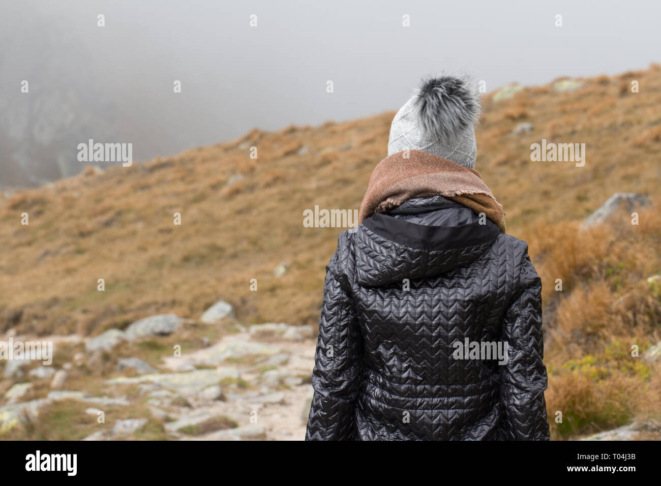 Woman back view outdoors hi-res stock photography and images - Alamy