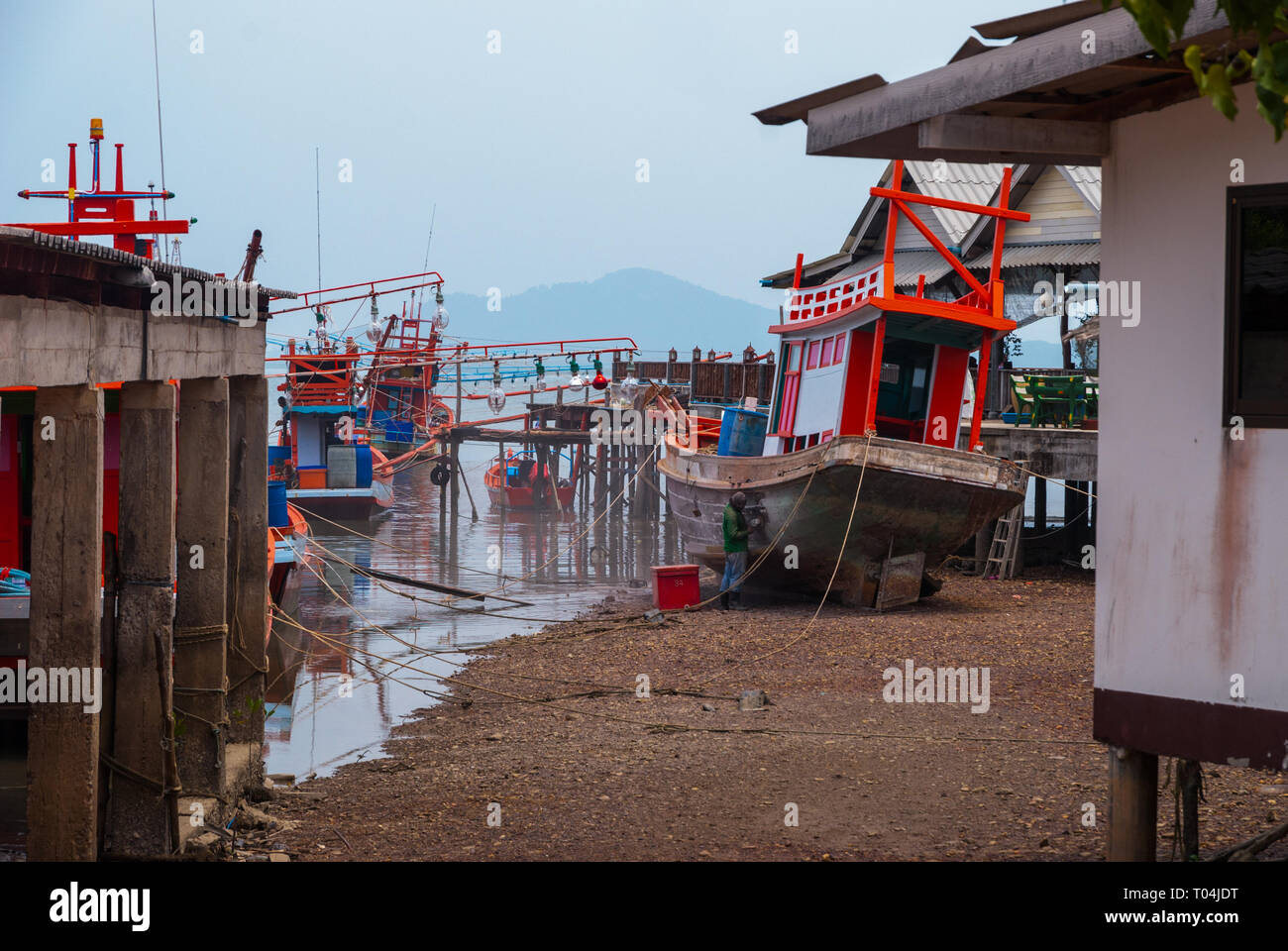 Ship in a port pier at koh lanta hi-res stock photography and images ...