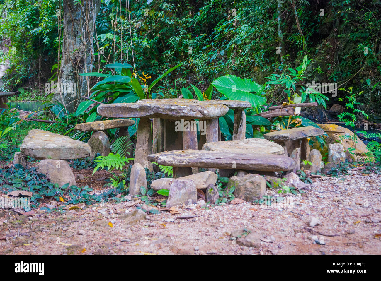 Rock garden with table and chairs hi-res stock photography and images ...