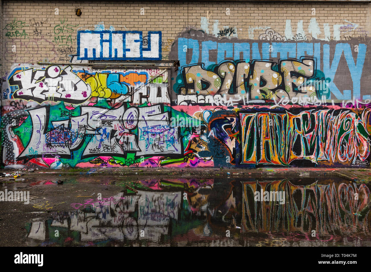 Squatters symbol hi-res stock photography and images - Alamy