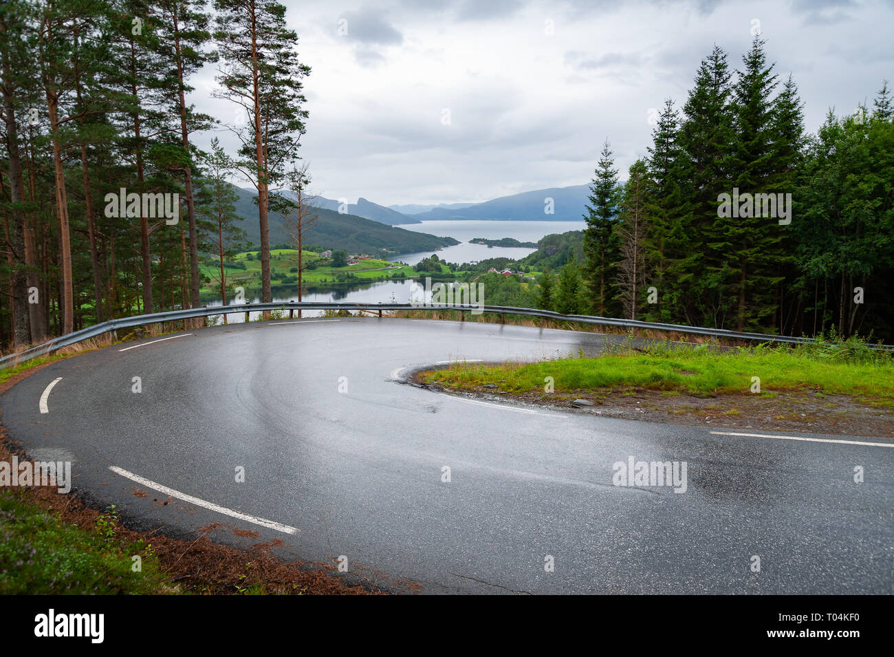 Bendy sign hi-res stock photography and images - Alamy