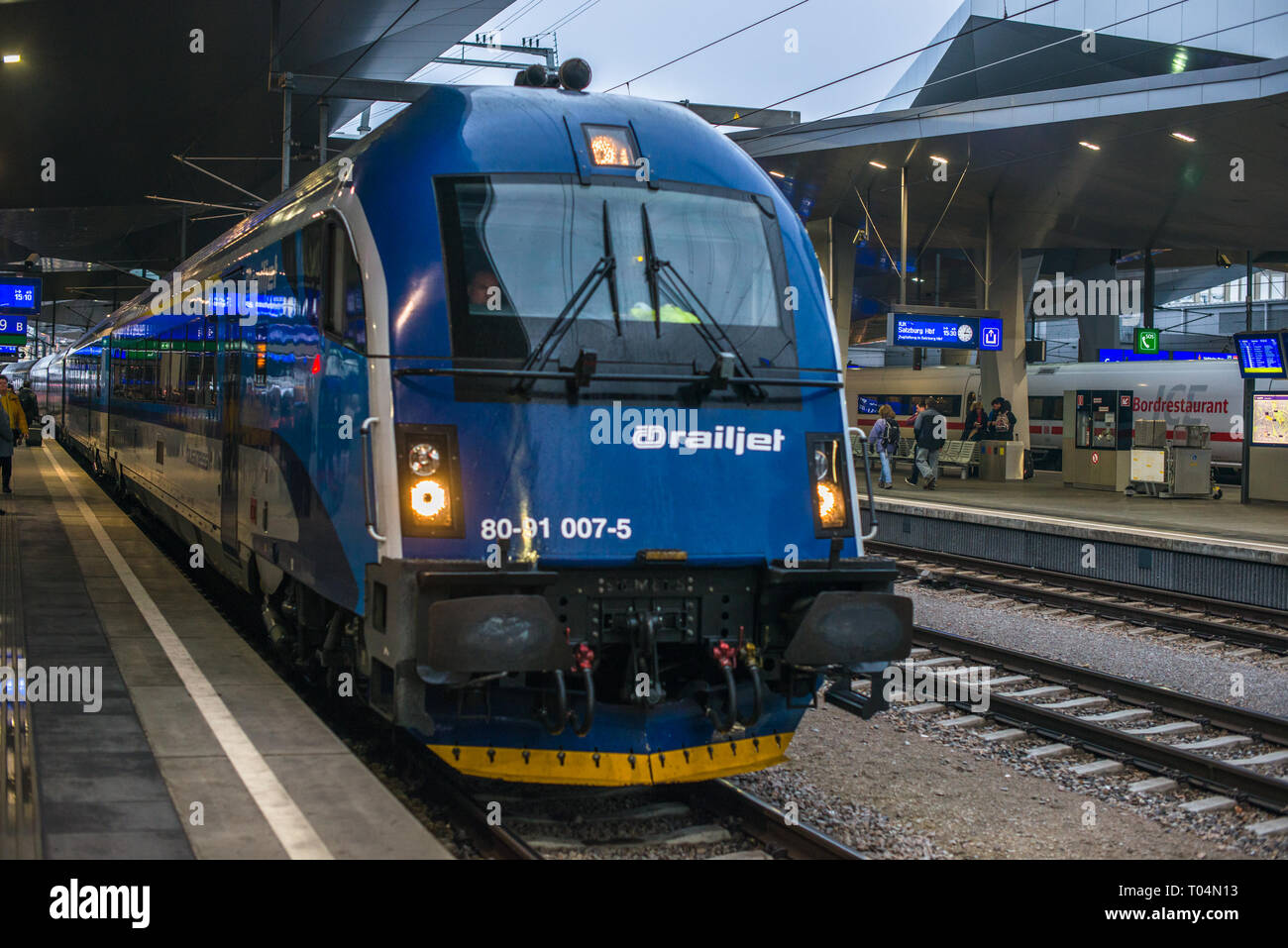 Railjet hi-res stock photography and images - Alamy