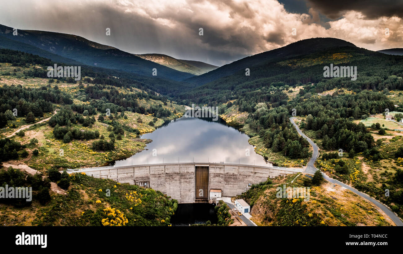 aerial view dam between mountains Stock Photo - Alamy