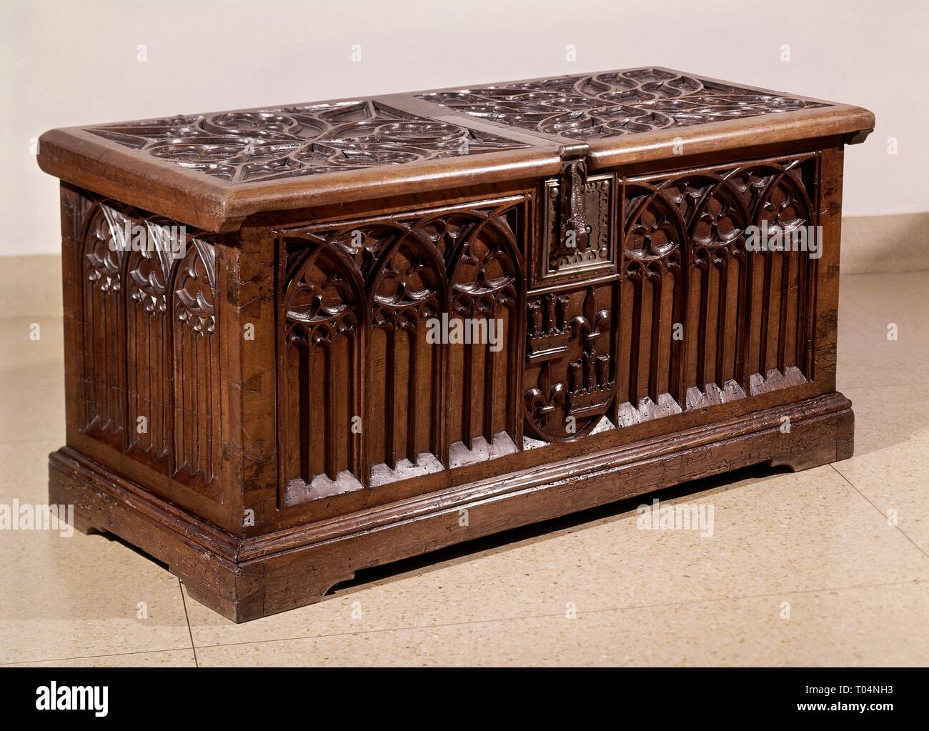 ARCA GOTICA - SIGLO XV. Location: INSTITUTO VALENCIA DE DON JUAN ...