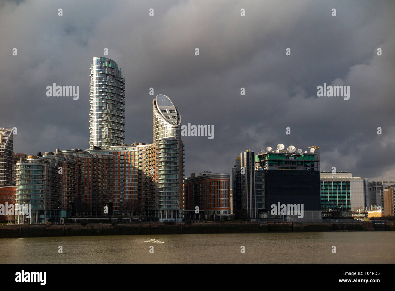 The New Providence Wharf residential development in London's Docklands ...