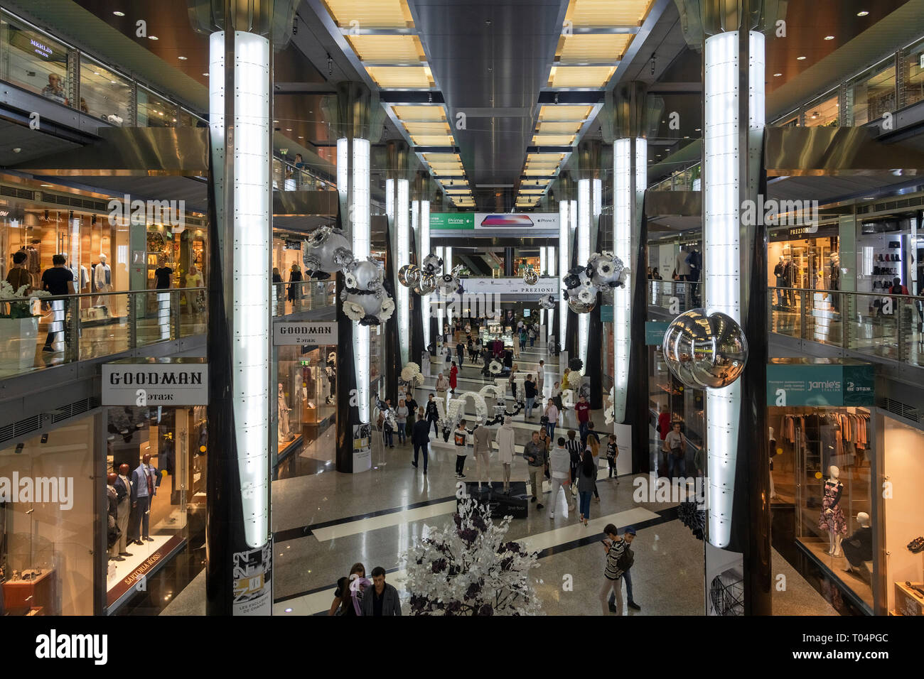 Season fashion hi-res stock photography and images - Alamy