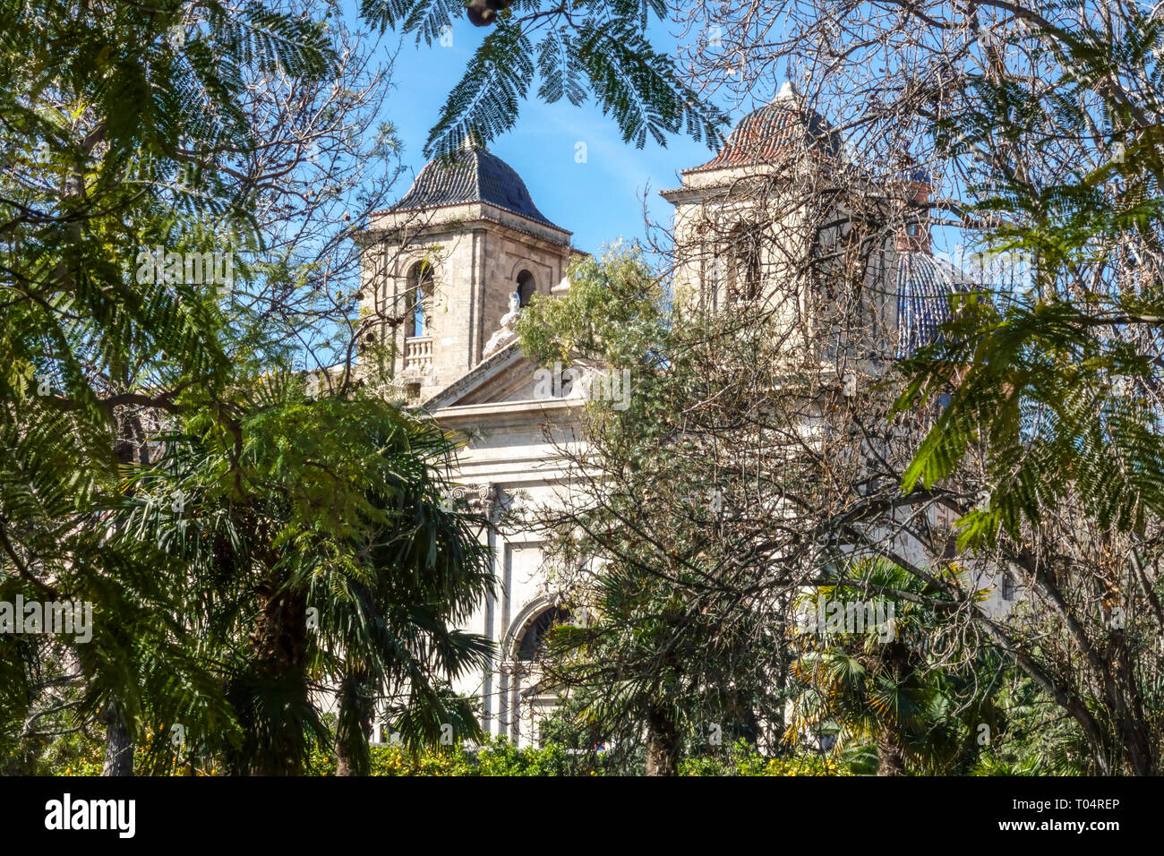 The church and palace of the Temple of Valencia, La iglesia y palacio ...