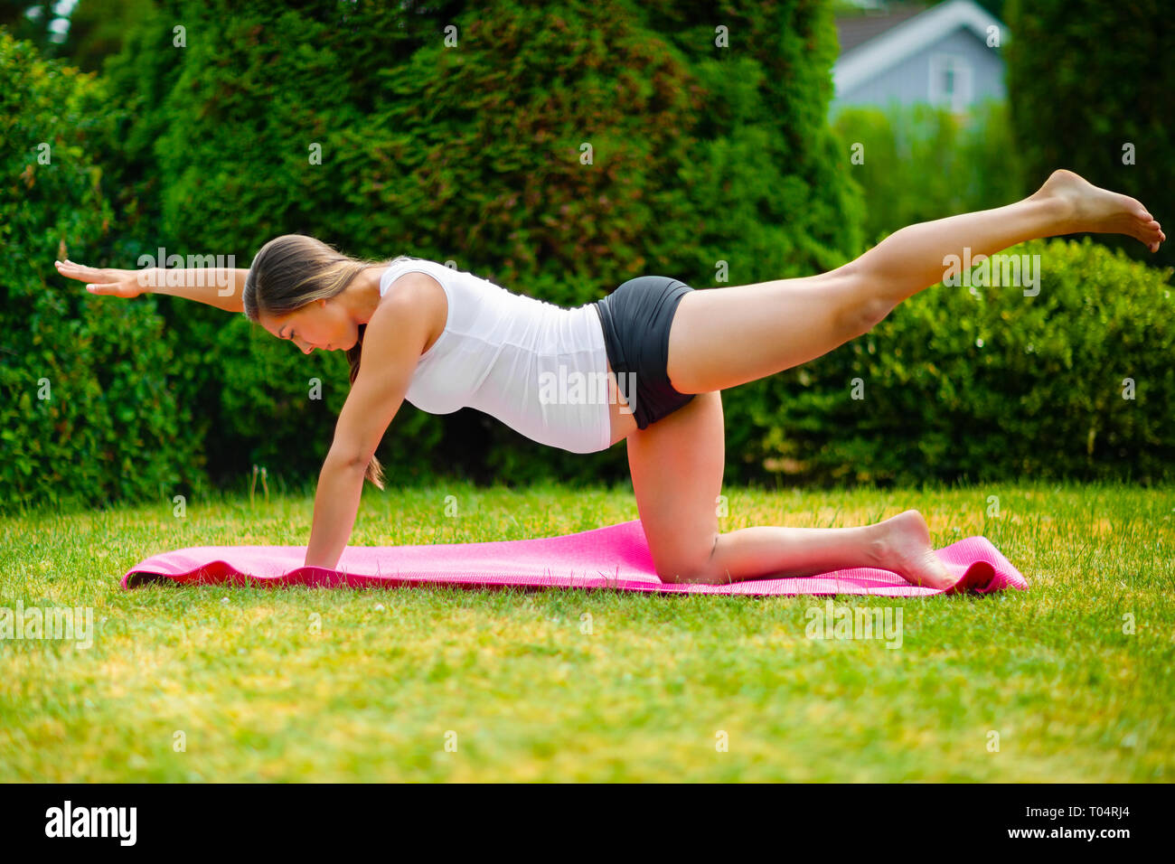 Muscle pose hi-res stock photography and images - Alamy