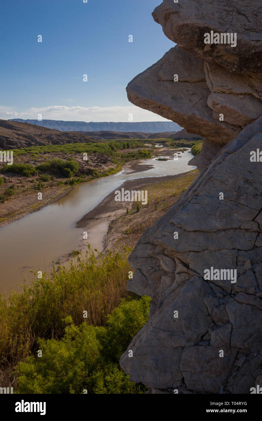Texas mexico border cliff hi-res stock photography and images - Alamy