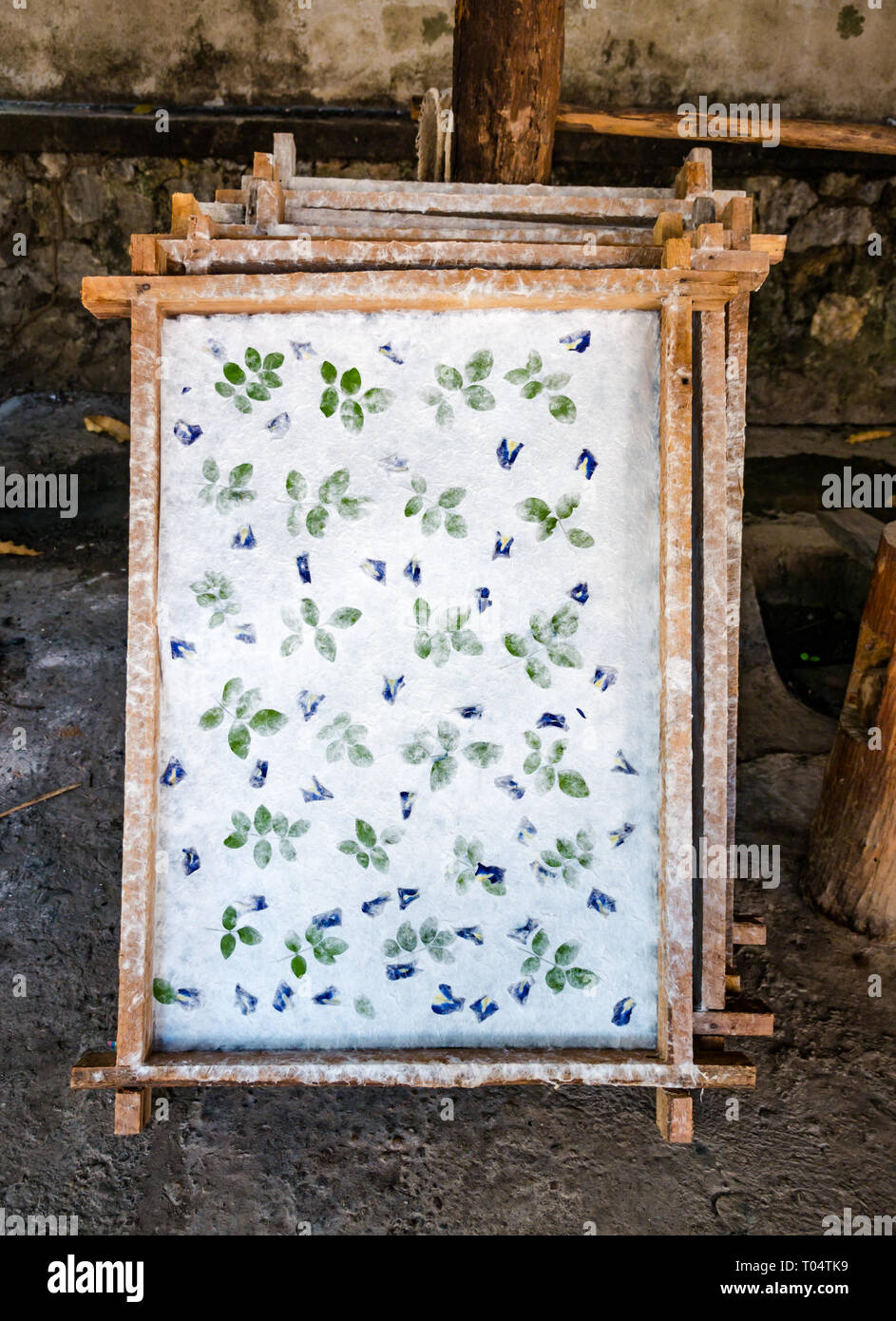 Handmade mulberry paper hi-res stock photography and images - Alamy