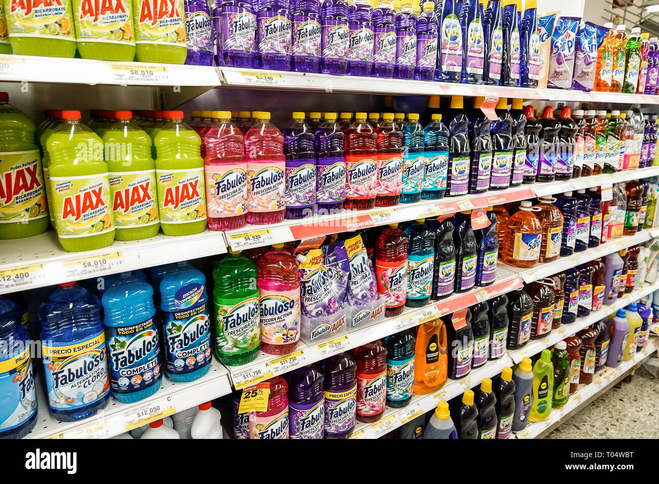 Exito Supermarket High Resolution Stock Photography and Images - Alamy