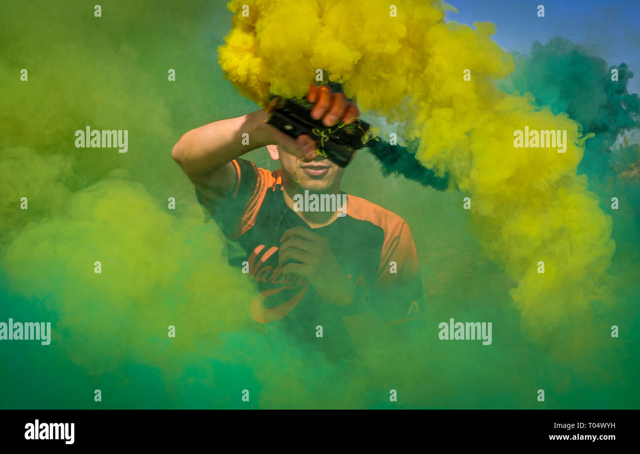 Pumps Smoke, smoke, colored smoke, Naranjeros, bombas de Humo, humo ...