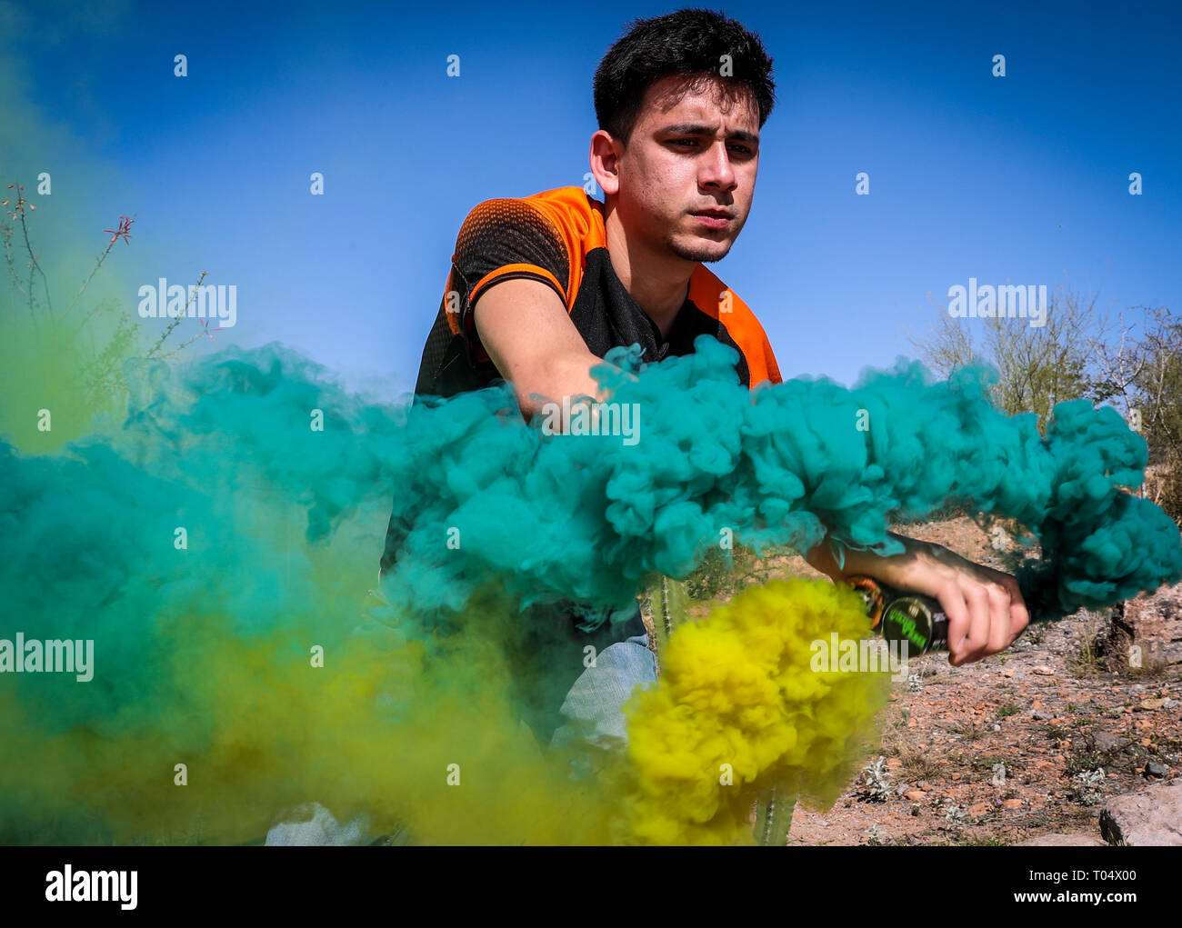 Pumps Smoke, smoke, colored smoke, Naranjeros, bombas de Humo, humo ...