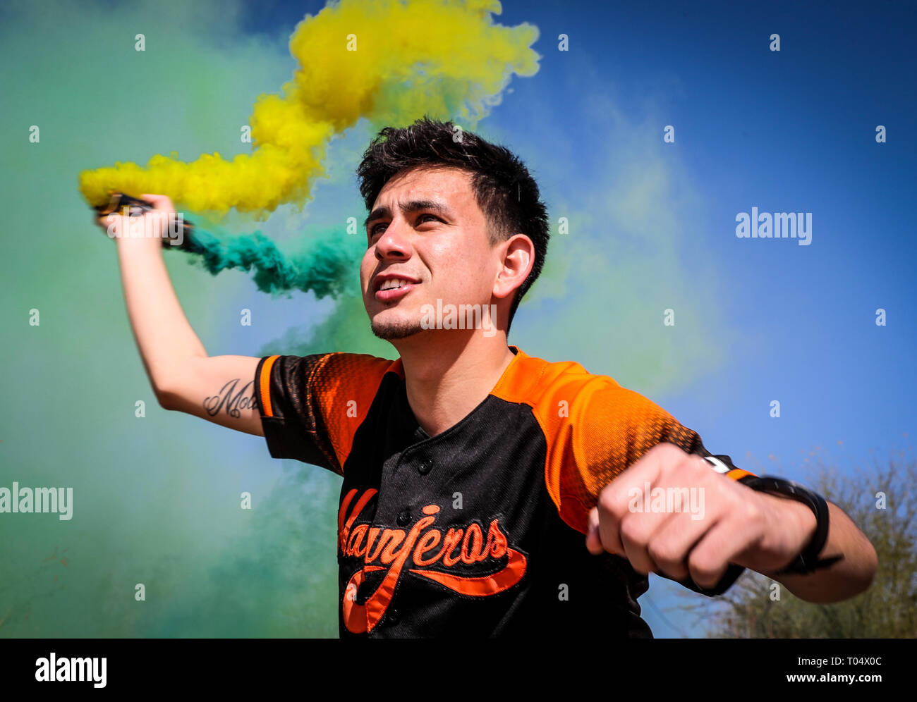 Pumps Smoke, smoke, colored smoke, Naranjeros, bombas de Humo, humo ...