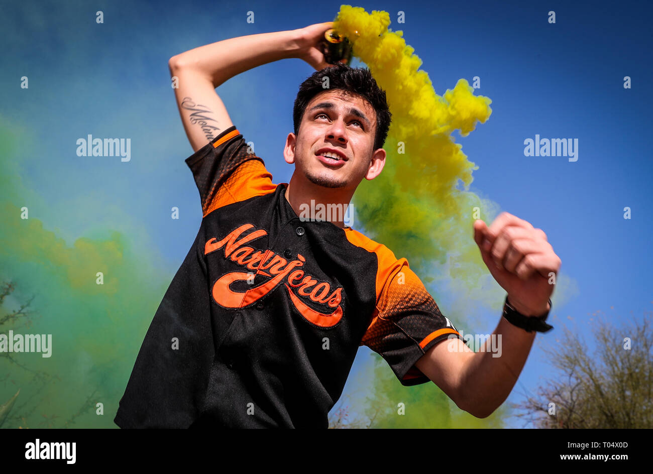 Pumps Smoke, smoke, colored smoke, Naranjeros, bombas de Humo, humo ...