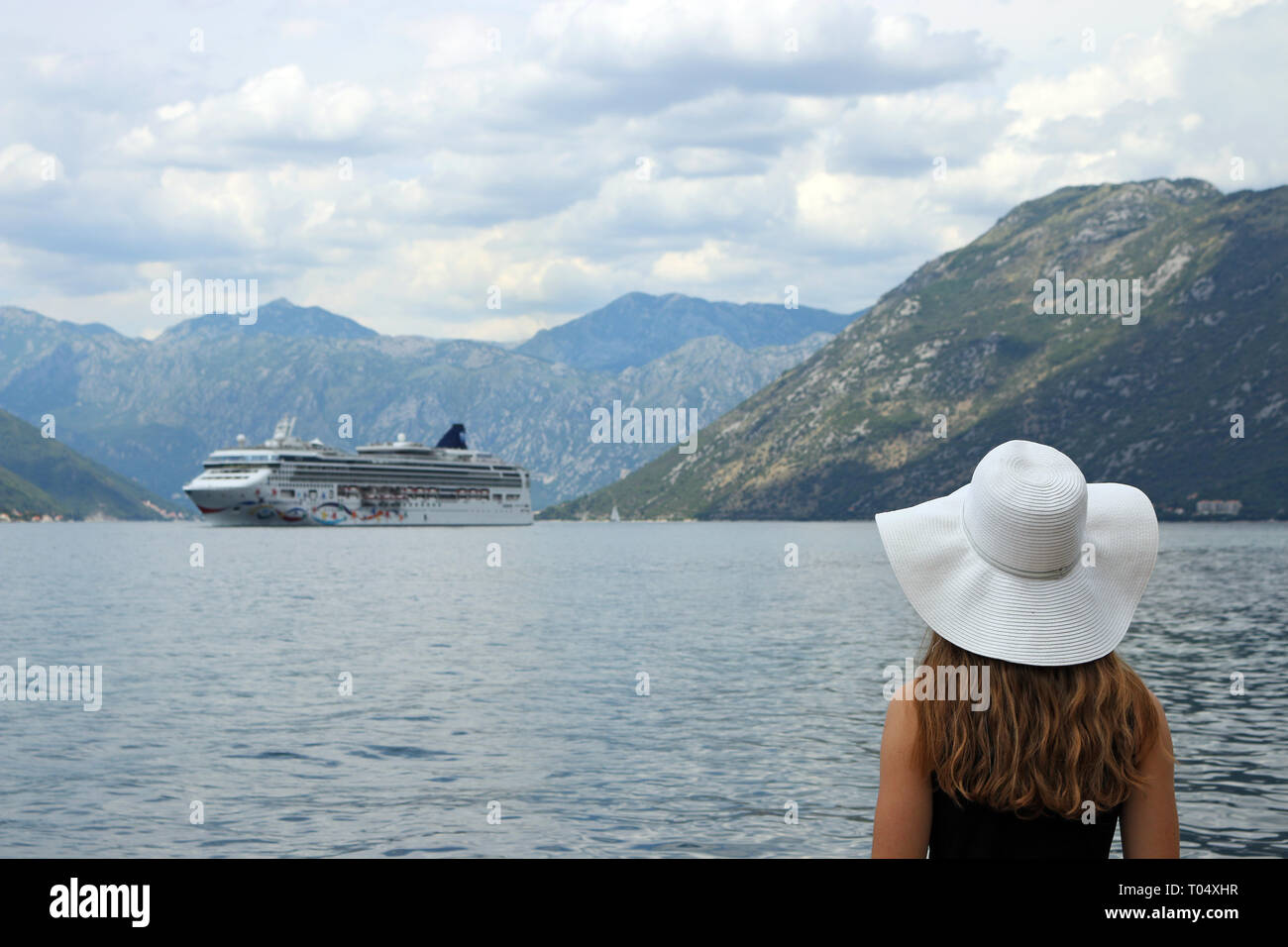 Girl cruise ship hi-res stock photography and images - Alamy