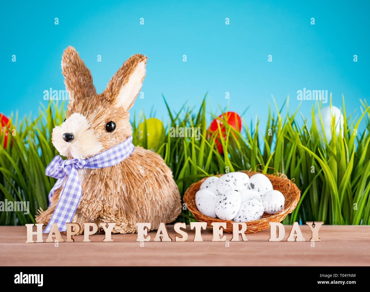 Cute easter bunny on table hi-res stock photography and images - Alamy