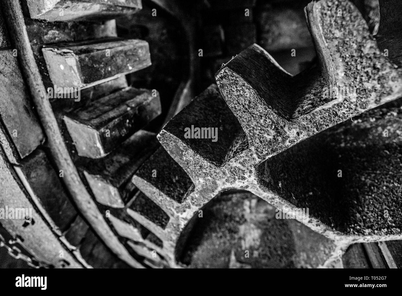 Interlock machine hi-res stock photography and images - Alamy