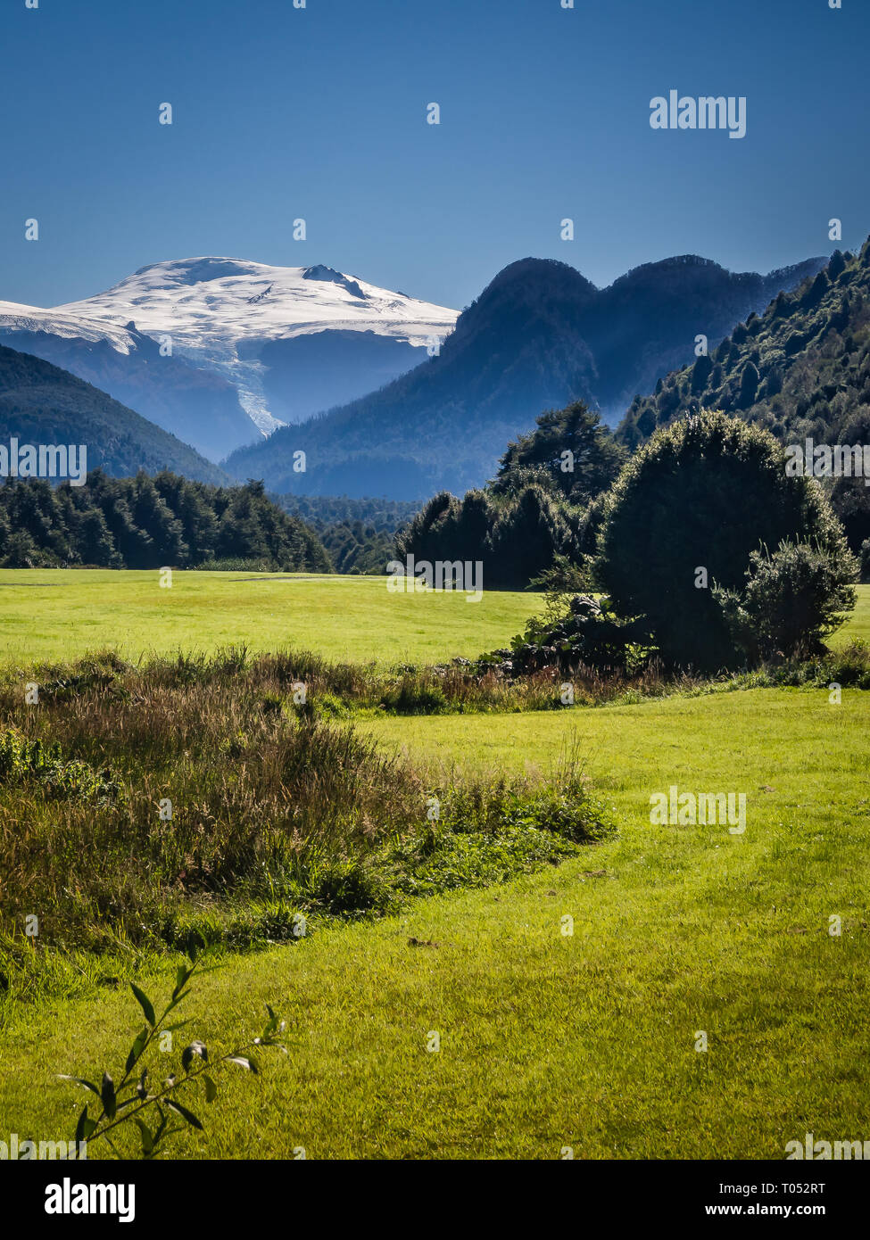 Michinmahuida volcano chile hi-res stock photography and images - Alamy