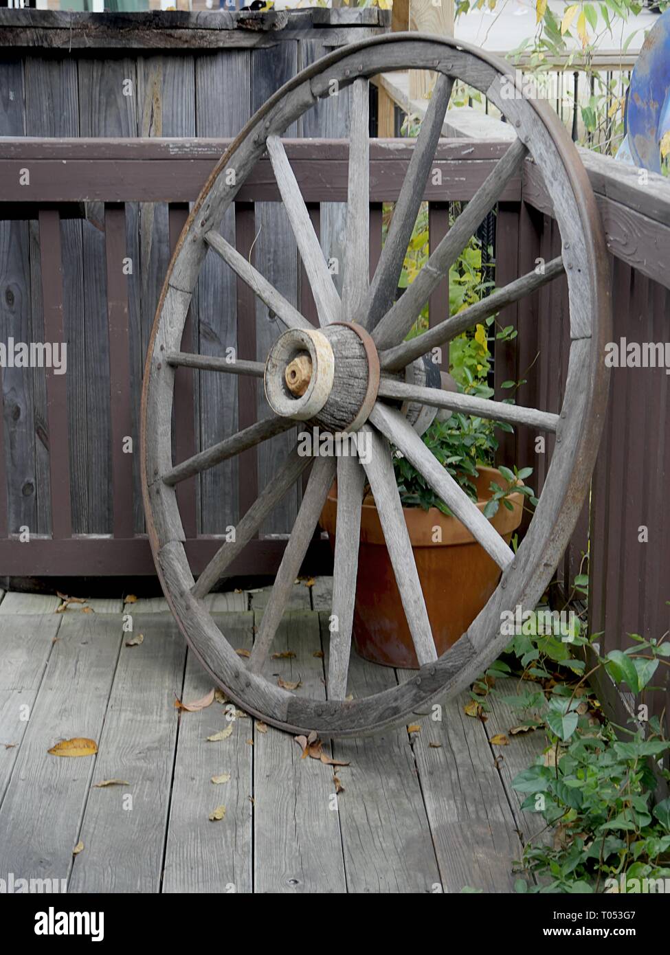 Leaning Wagon Wheel High Resolution Stock Photography and Images - Alamy