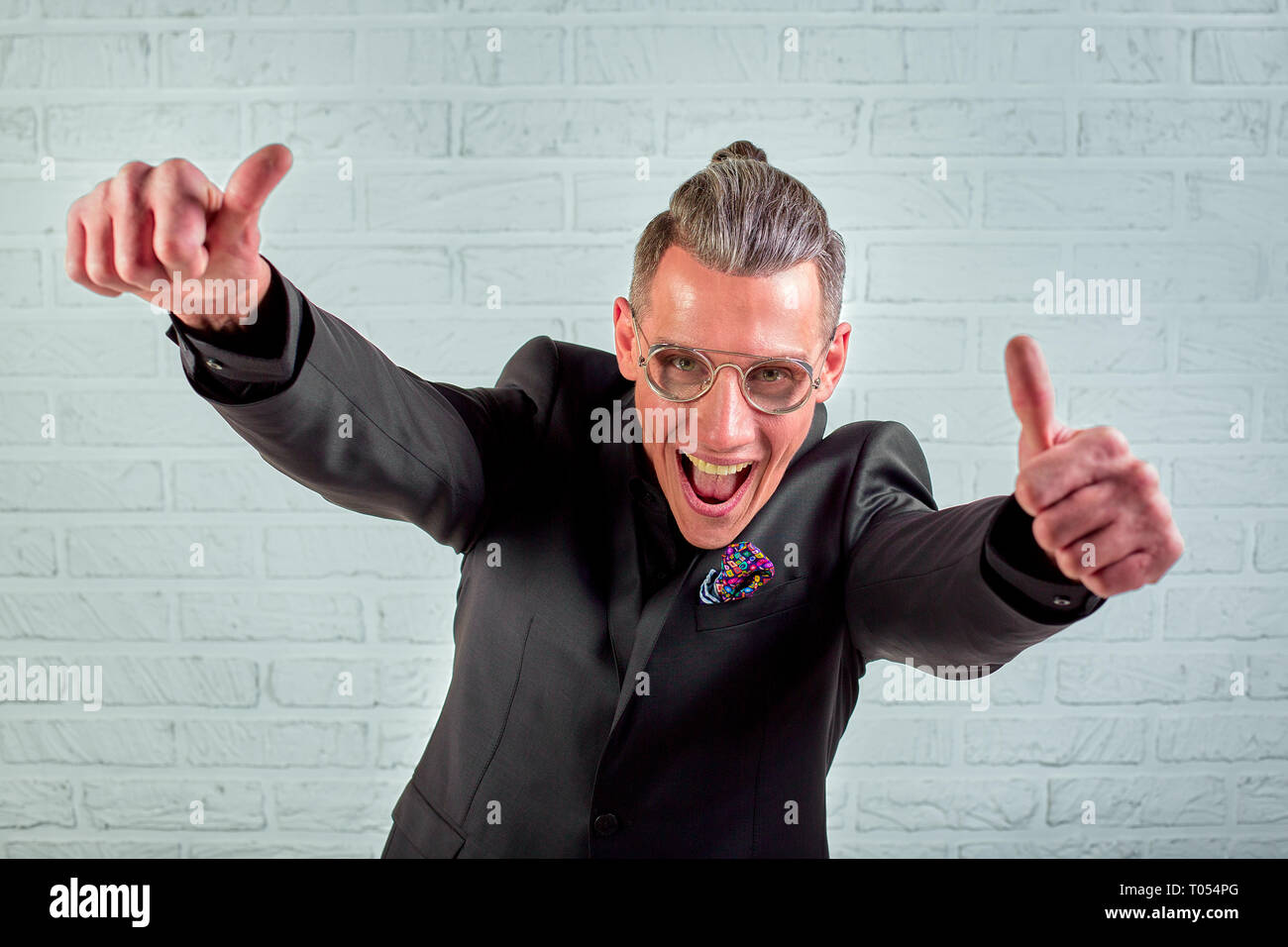 Accept african hi-res stock photography and images - Alamy