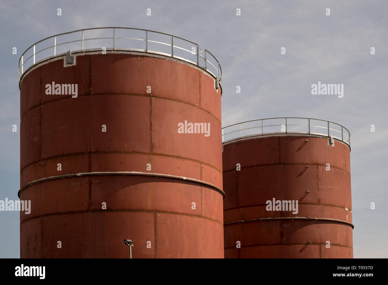Cylindrical shipping container hi-res stock photography and images - Alamy